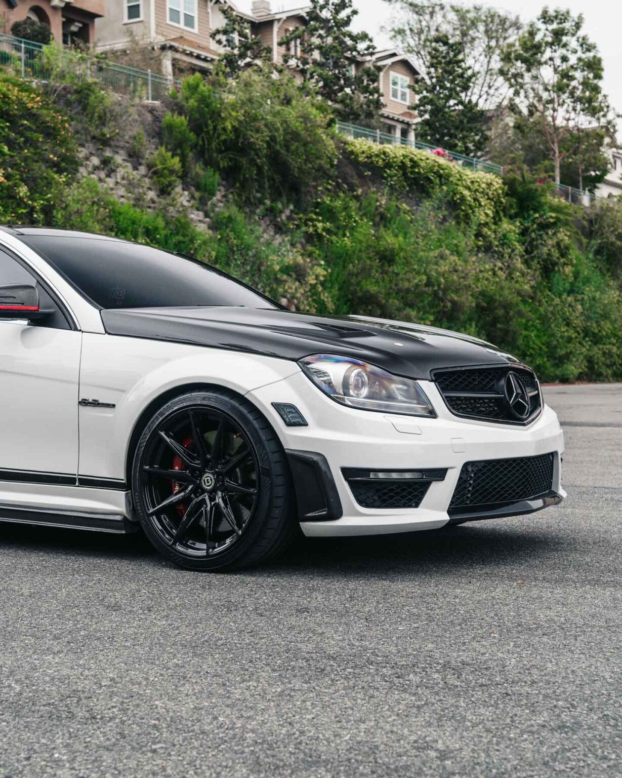 White Mercedes Benz C63 AMG - Brada Wheels